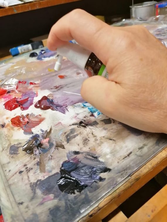 8 ways to keep your leftover oil paint from drying out